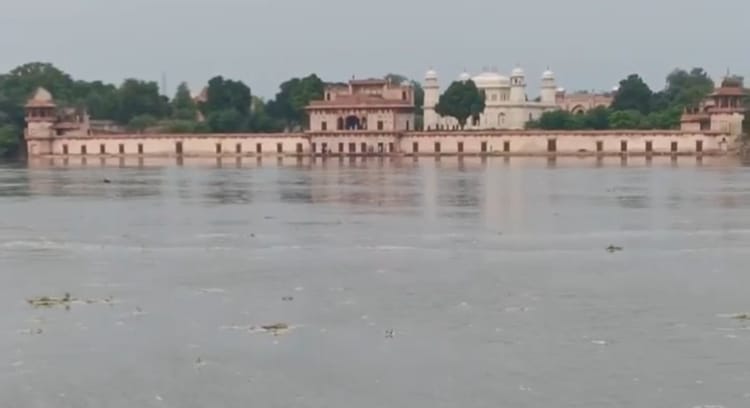 Yamuna In Spate Again... Just One And A Half Feet Below Flood Level ...