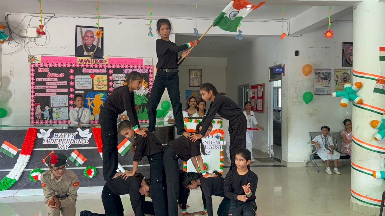 Kanpur:ध्वजारोहण, रैली और सांस्कृतिक कार्यक्रम, देशभक्ति के रंगों से ...