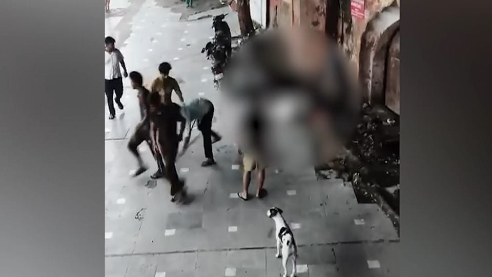 Delhi:कालकाजी मंदिर में सेवादार की पीट-पीटकर हत्या, चुनरी-प्रसाद को ...