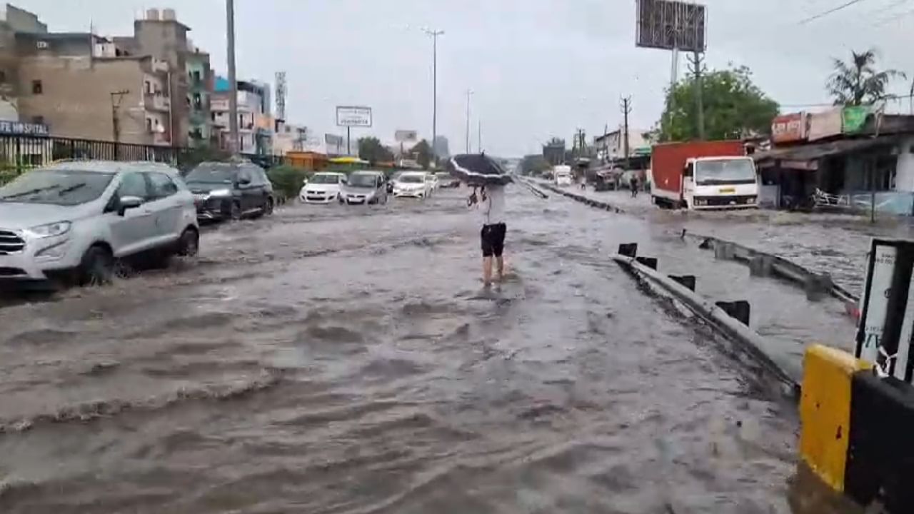 Heavy Rain In Gurugram Water Filled At Many Places Traffic Jam On Roads - Amar Ujala Hindi News ...