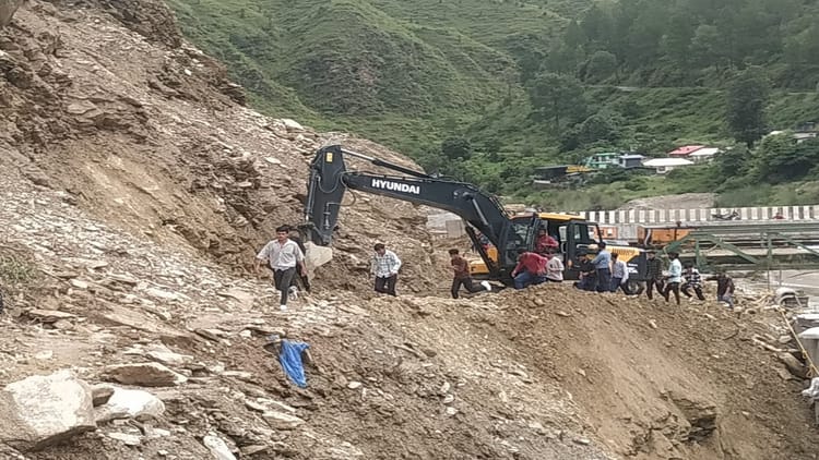 A Boulder Fell Next To A Teacher Passing Through Quarab - Amar Ujala ...