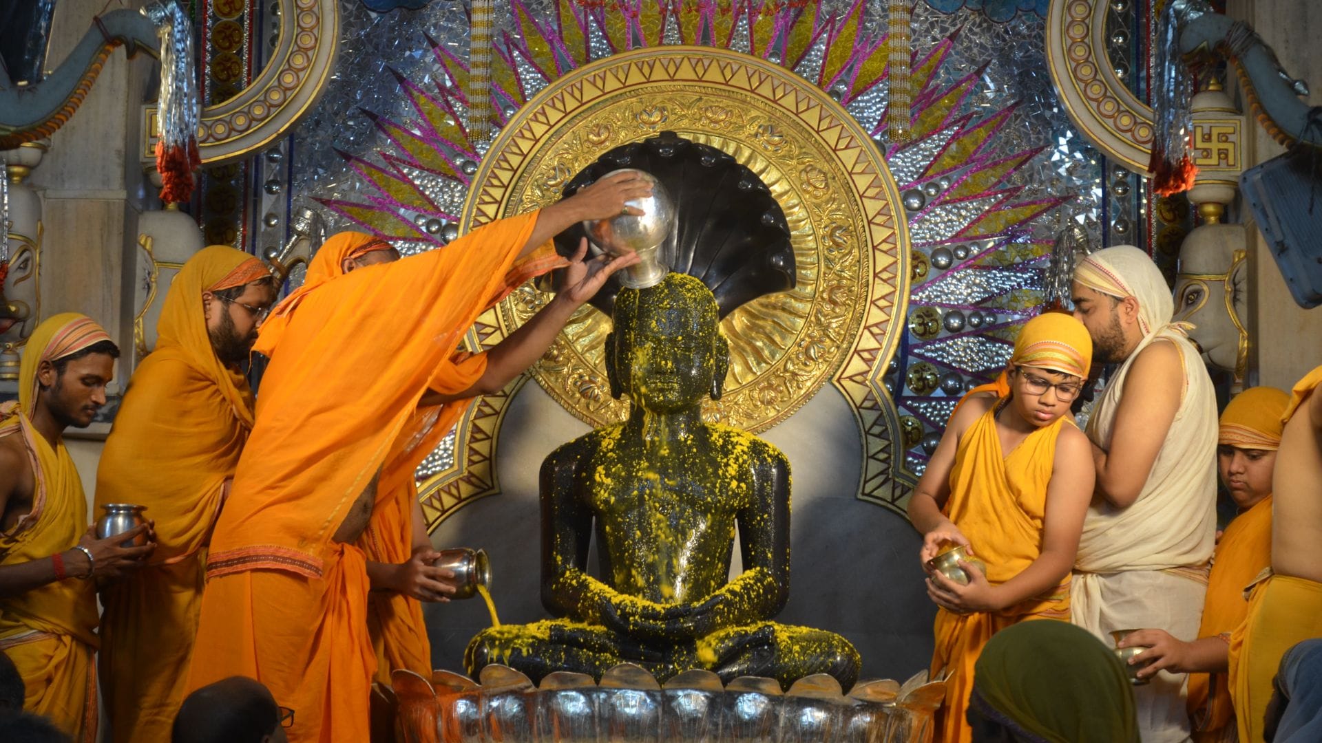 Paryushan Festival 2025 Shravaks Kept Fast And Worshipped In Jain ...