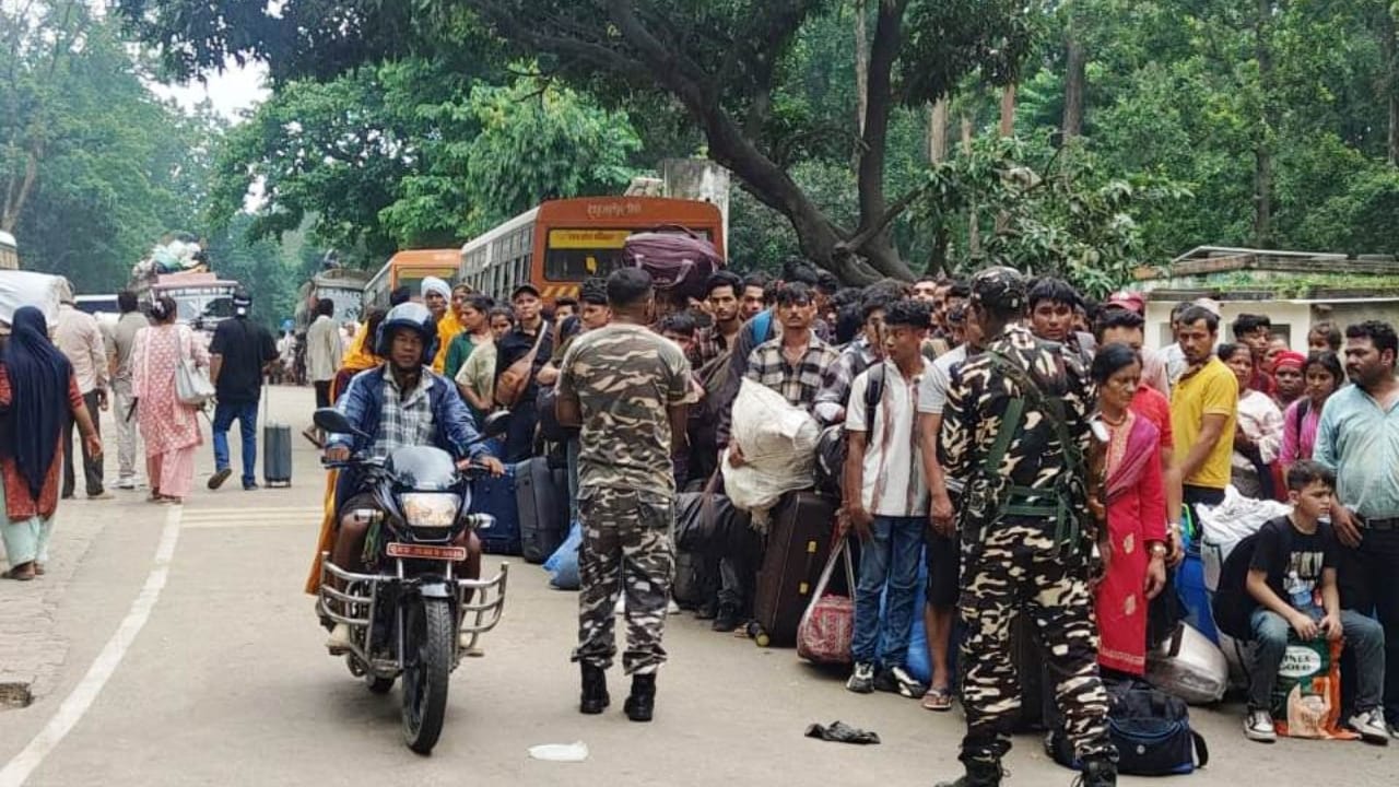 Nepal Protest:गौरीफंटा बॉर्डर तक पहुंची नेपाल हिंसा की आग, भारतीय सीमा ...