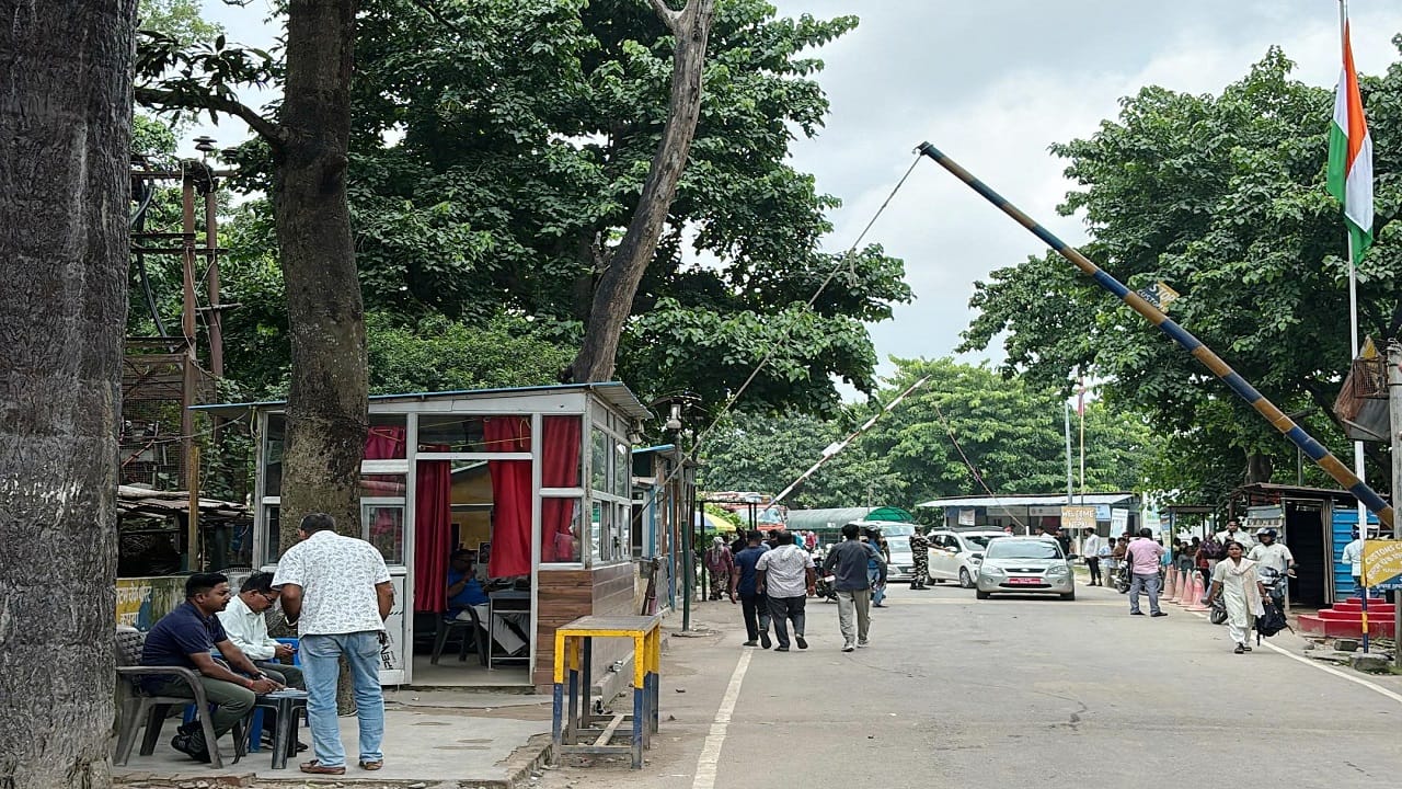Nepal Protest:गौरीफंटा बॉर्डर तक पहुंची नेपाल हिंसा की आग, भारतीय सीमा ...
