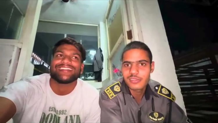Viral Video:8 हजार रुपये की तनख्वाह में क्या आतंकवादी से लड़ूं ...
