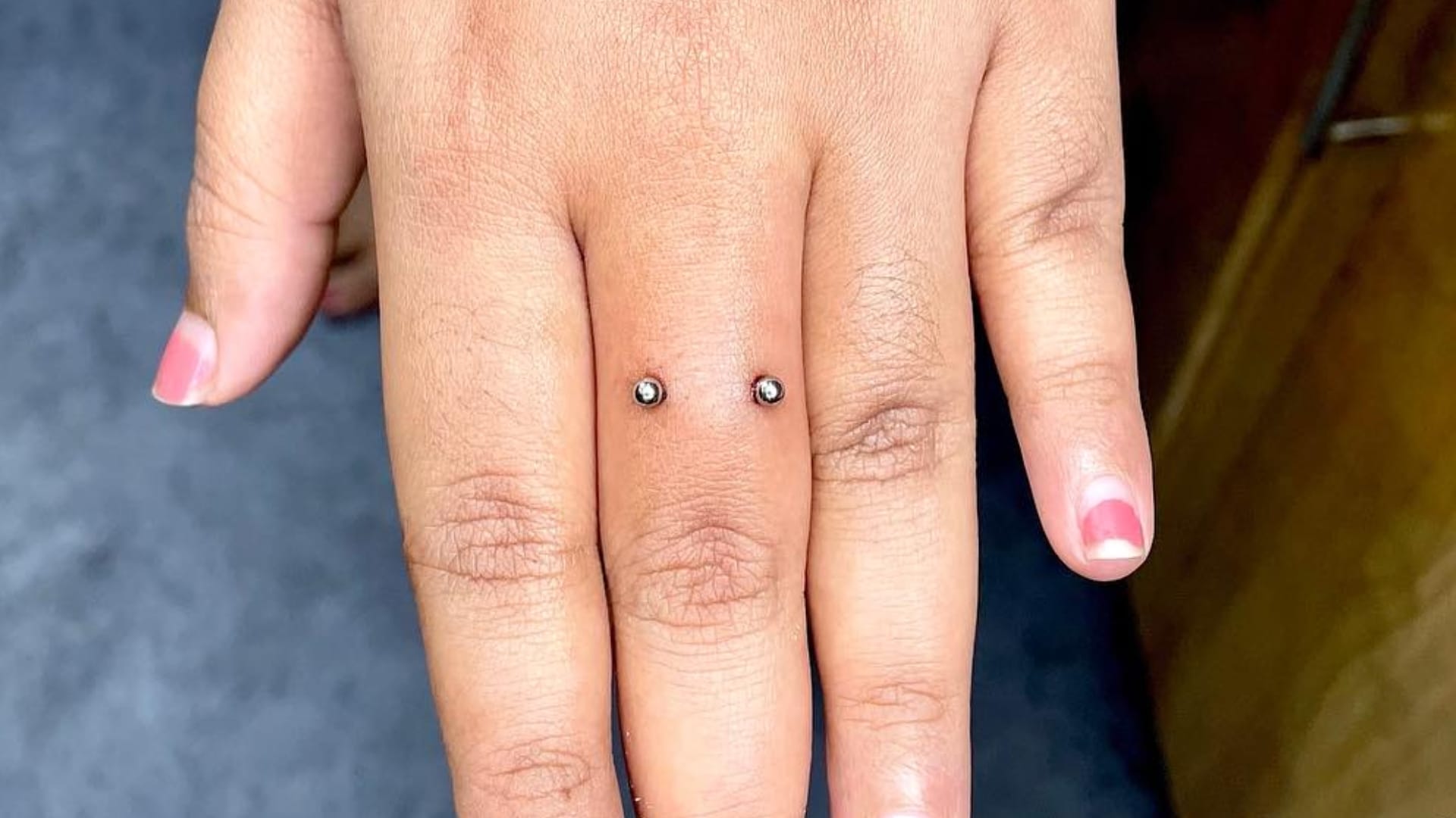 Finger Piercing:कूल दिखने के चक्कर में खतरे को दावत दे रहे युवा, जानें ...