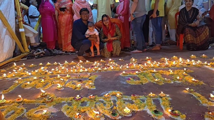 Bihar News:गयाजी में मनाई गई पितृ दीपावली, तीर्थयात्रियों ने जलाएं ...