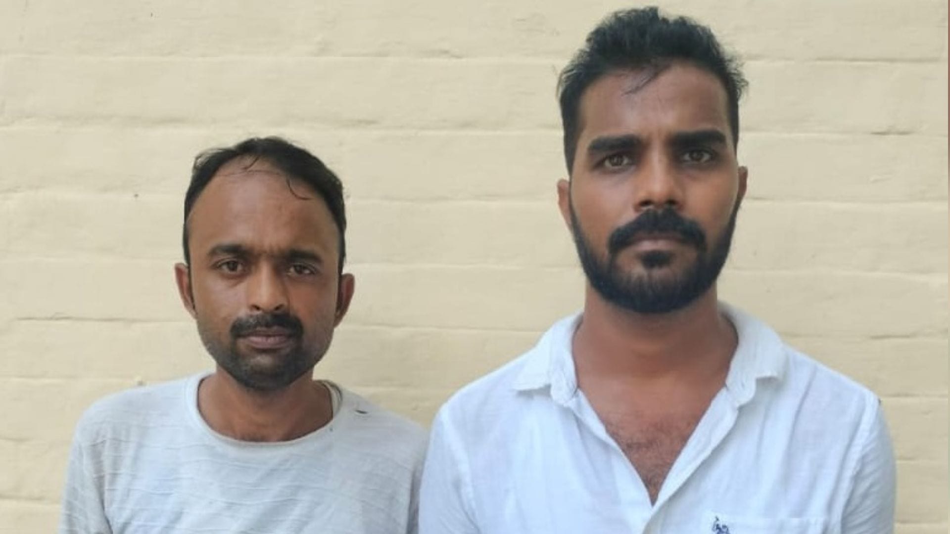 Up Stf Arrested Two Criminal In Connection With Seven Crore Rupee Robbery At Jewelry Store In ...