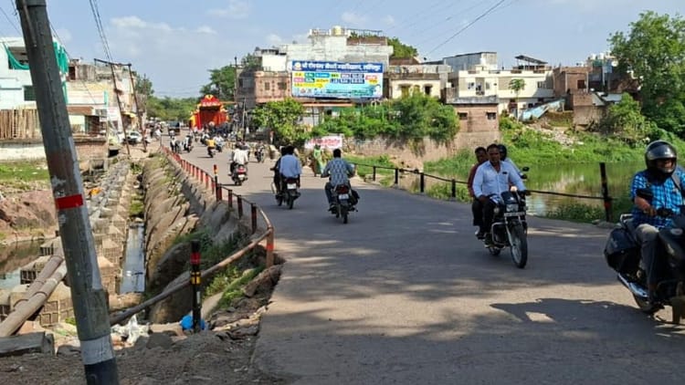 Lalitpur:शहजाद नदी पर बने ब्रिटिश काल के पुल से मिलेगी निजात, 11 करोड़ ...