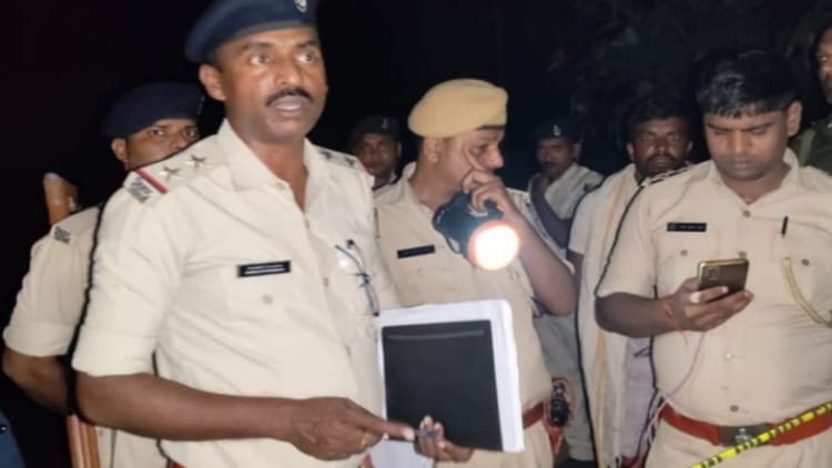 Bihar Crime:शिवहर में डॉक्टर की बेरहमी से हत्या, शव बांध के नीचे फेंका ...