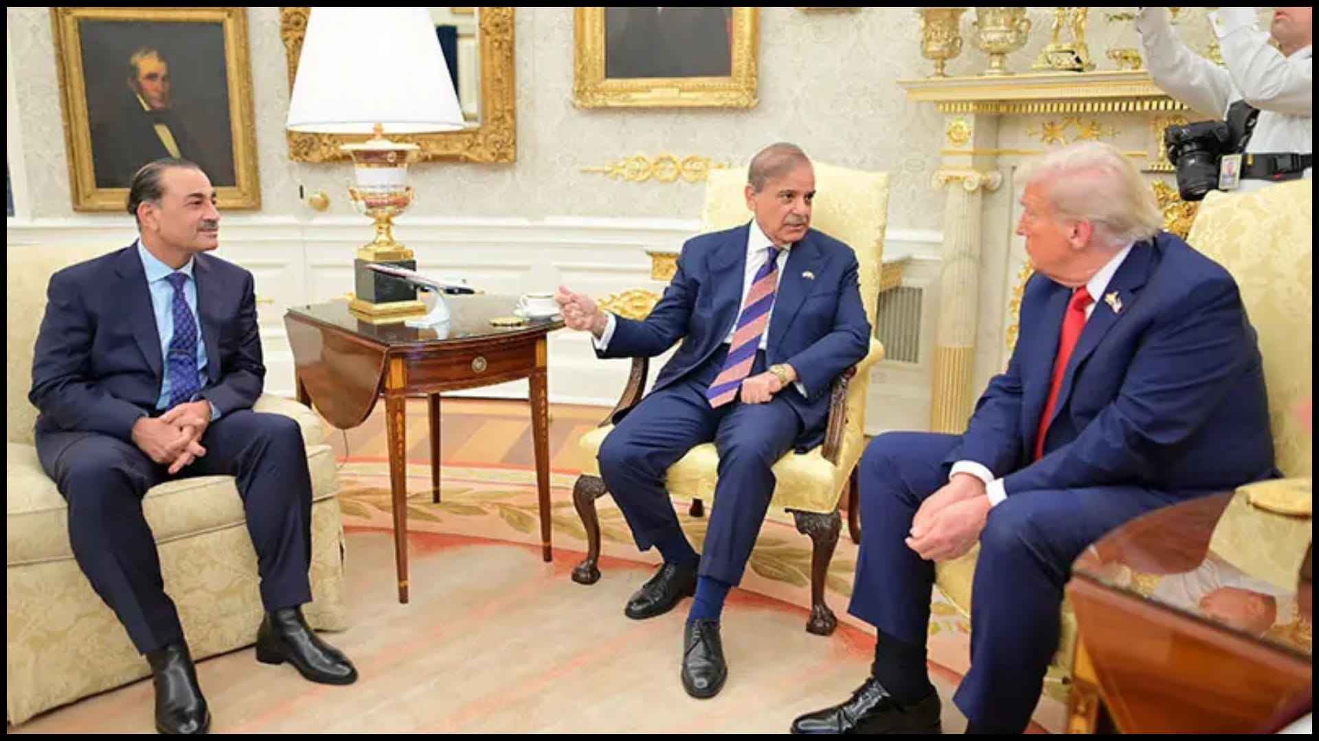 Us:पाकिस्तानी पीएम शरीफ और सेना प्रमुख ने ट्रंप को भेंट किए थे दुर्लभ खनिज, मुलाकात की नई तस्वीर ...