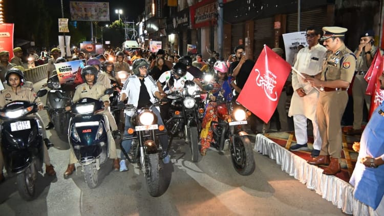 Scooty Rally Women Are Safe In Kashi Fearlessly Ride Scooters Up To Six ...