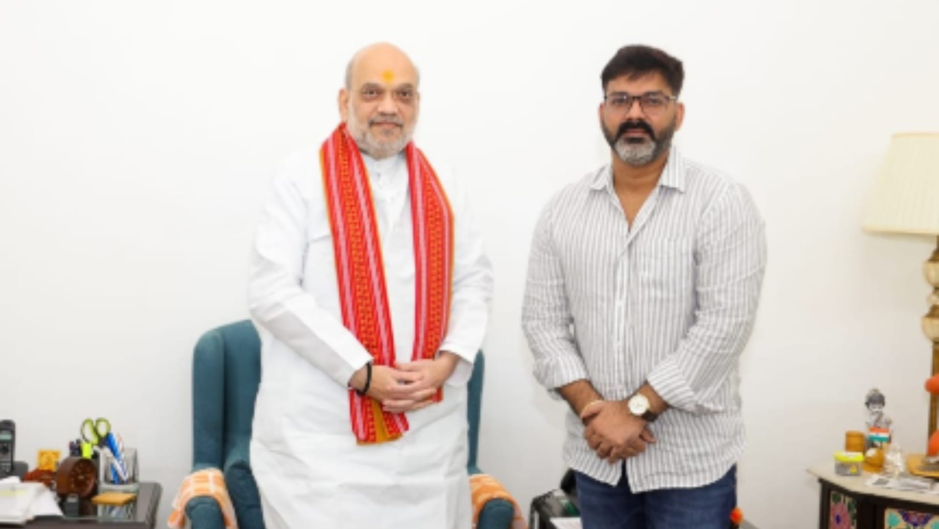 Bhojpuri Star Pawan Singh Meets Amit Shah Jp Nadda Bihar Politics ...