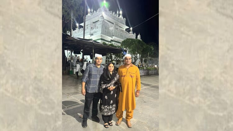 Up:33 महीने बाद जेल से बाहर आए सपा के पूर्व विधायक इरफान सोलंकी परिवार ...