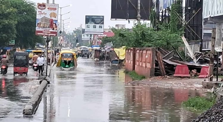 Bihar News:बारिश से हाहाकार, मुजफ्फरपुर स्टेशन डूबा, शिवहर में फसल ...