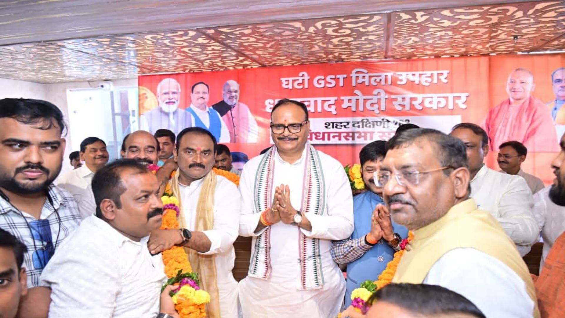 Brajesh Pathak Said: Sp-congress People Are Impersonators, They Looted ...