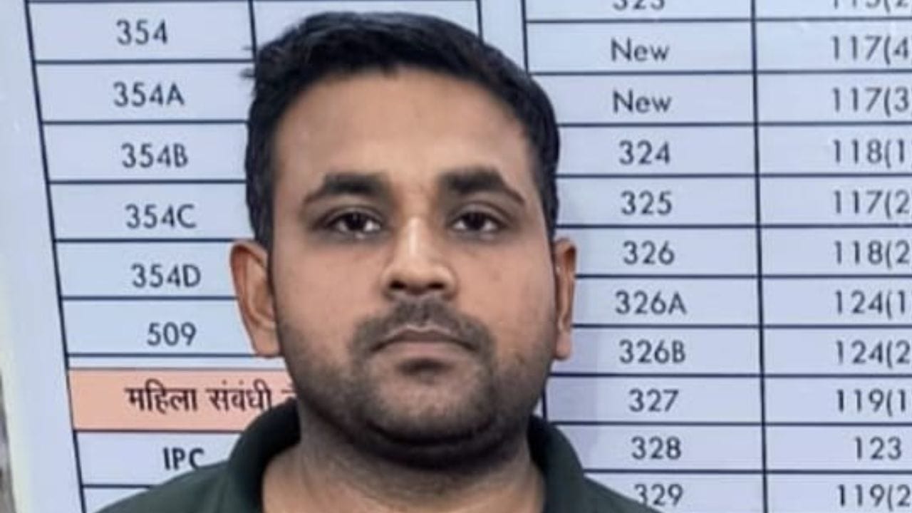 दो करोड़ की लूट मामले में खुलासा:साजिश में शामिल आरक्षी गिरफ्तार, मुठभेड़ में पहले ही ढेर हुआ था ...