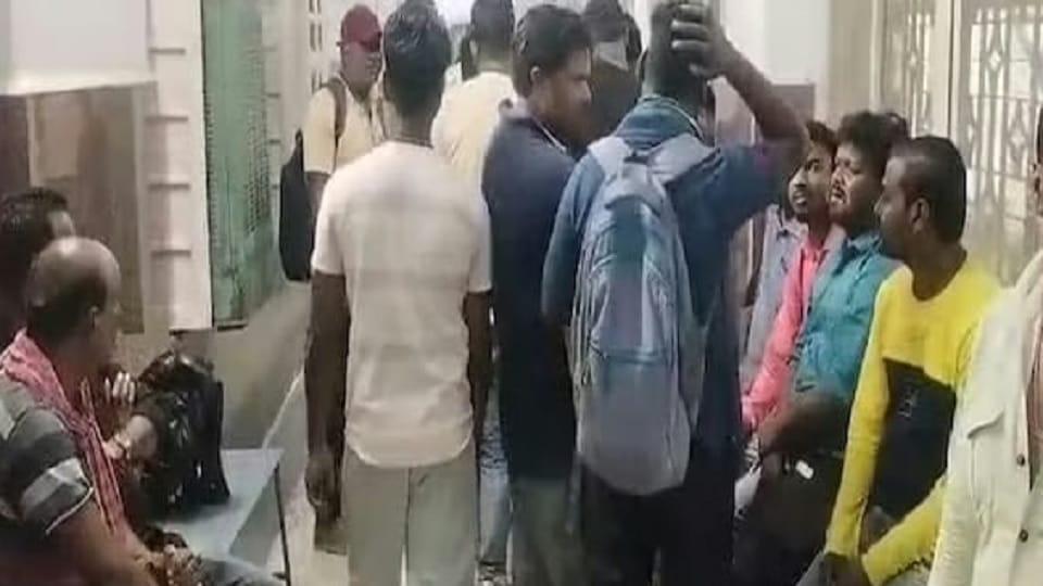छत्तीसगढ़:कोयला खदान में विस्फोट... 10 लोग हुए घायल, दो की हालत गंभीर ...