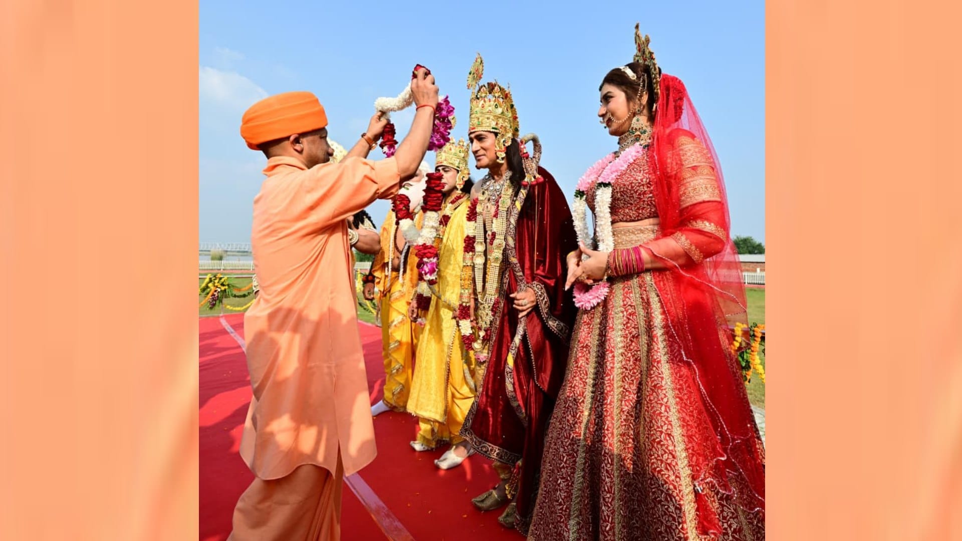 Ayodhya Deepotsav 2025 Live:सीएम योगी ने रामलला के दरबार में जलाया दीप ...