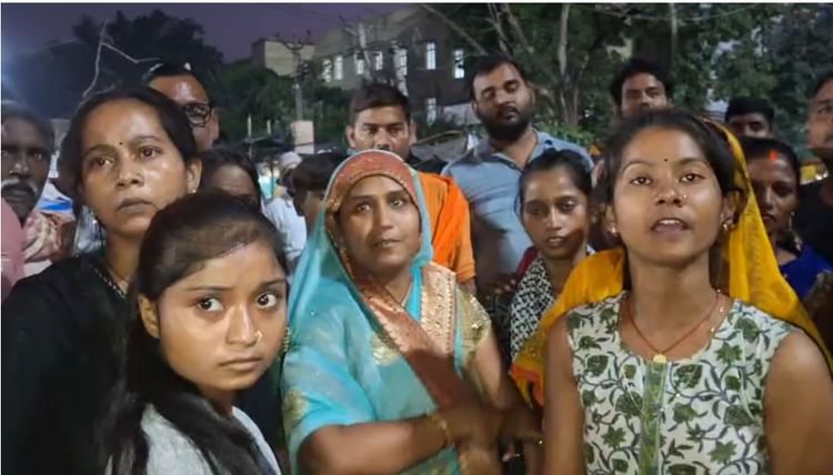 Bihar Election 2025: पवन सिंह के रोड शो में मचा बवाल! राजद जिंदाबाद के लगे नारे; महिलाएं भी भड़क ...