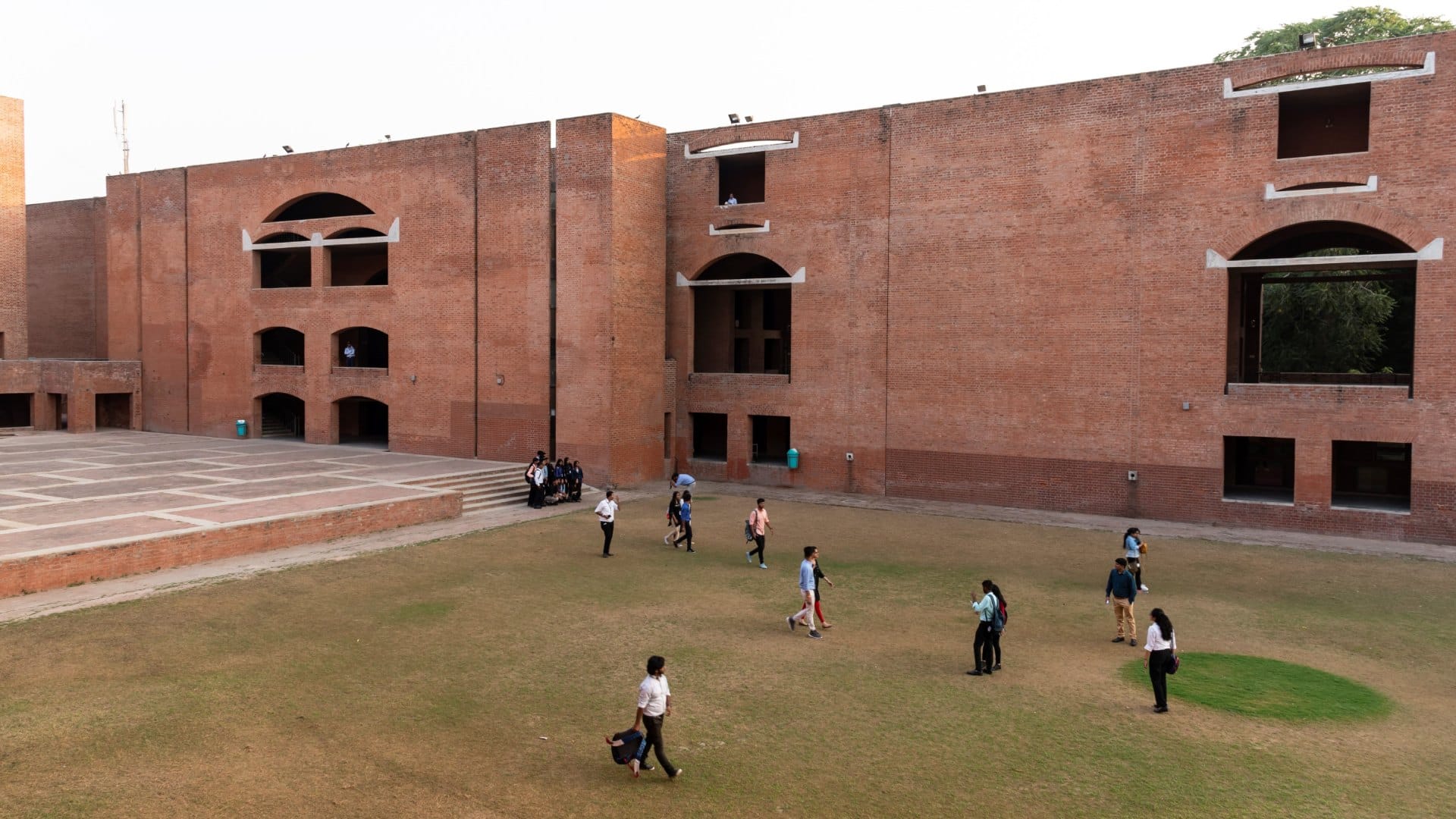 Iim Ahmedabad:बिजनेस एनालिटिक्स और एआई में मिश्रित एमबीए कोर्स शुरू ...