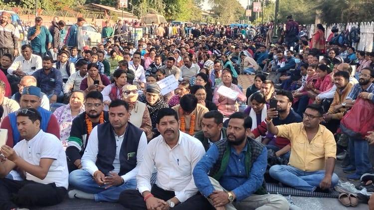 Upnl Employees Who Went On Strike In The State Started A Fast Unto ...