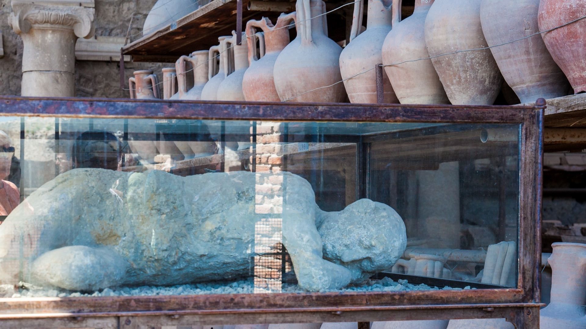 Mystery Of Pompeii:इस प्राचीन शहर में अचानक इंसान से लेकर जानवर तक बन ...