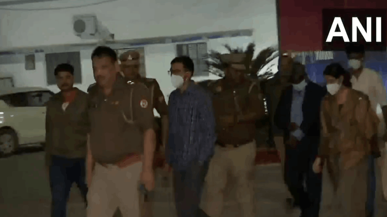 Nithari Killings: Surendra Koli Walks Out Of Jail After Sc Acquittal ...