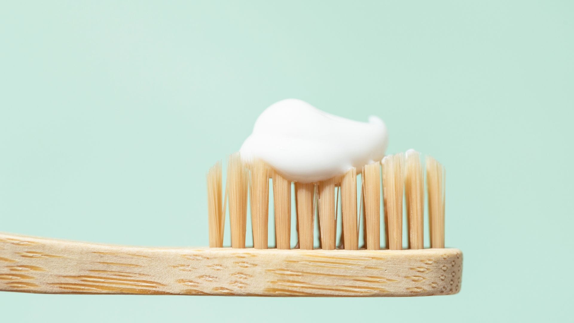Summer Skin Care:गर्मी में चेहरे पर भूलकर भी न लगाएं ये 5 चीजें, वरना ...