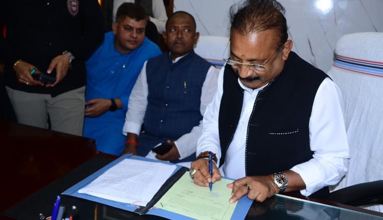 Bihar Cabinet:मंत्री अशोक चौधरी ने संभाली ग्रामीण कार्य विभाग की कमान ...