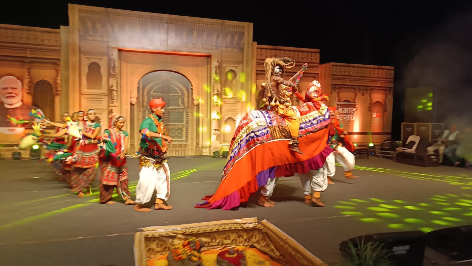 नर्मदा तट पर निमाड़ उत्सव का धमाल:गोटीपुआ नृत्य ने मोह लिया मन, छोटे ...