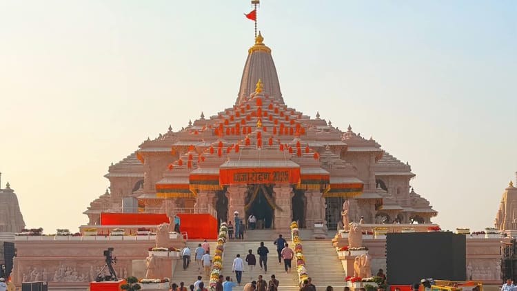 Ayodhya:राममंदिर परिसर में मोबाइल फोन पर प्रतिबंध, चंपत राय ने बताये ...
