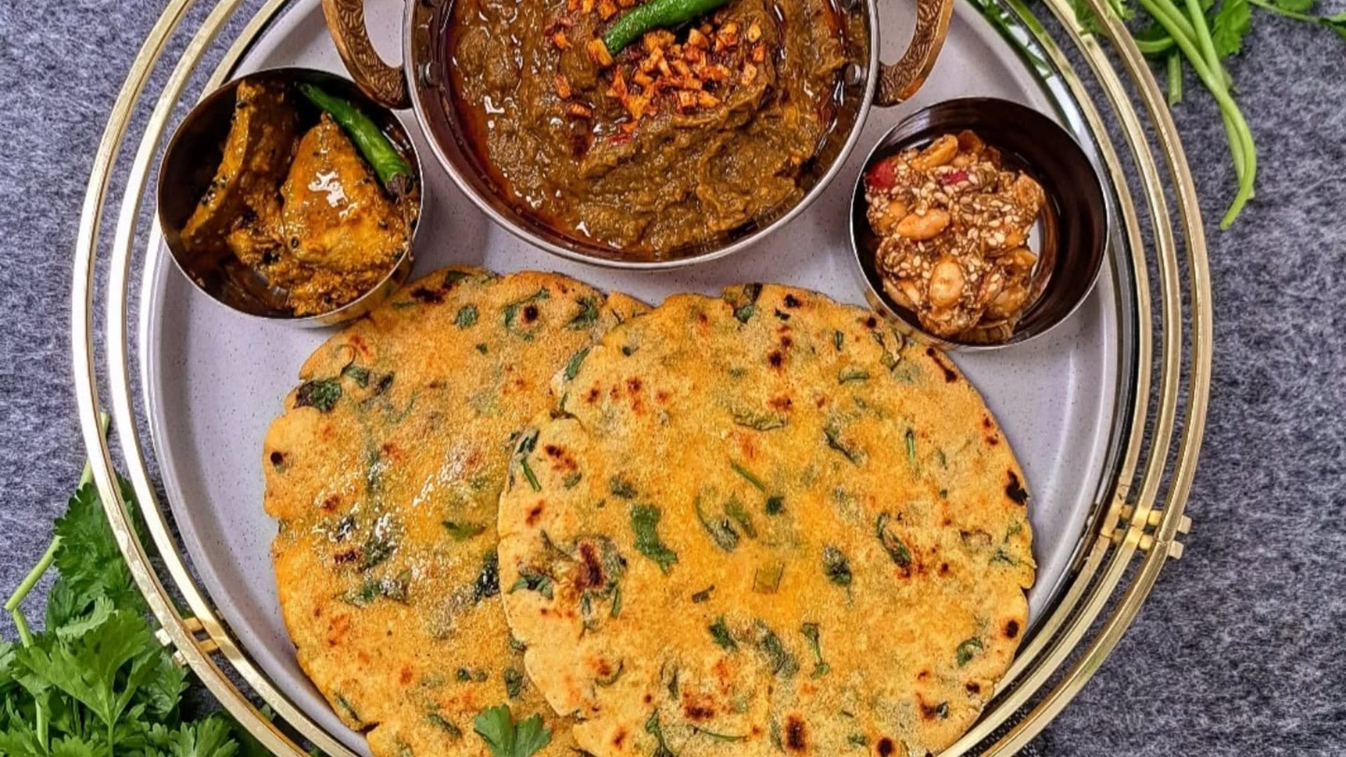 Makki Ki Roti:बनाते समय टूट जाती है मक्के की रोटी तो ये ट्रिक्स अपनाएं ...