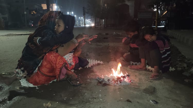 Varanasi Weather:हिमालय से आ रही पछुआ हवा ने बनारस में बढ़ाई सर्दी ...