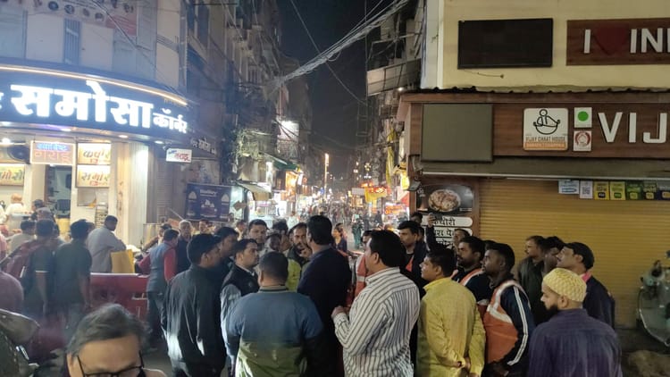 Indore Sarafa Bazar:सराफा चौपाटी पर दुकानों की संख्या और घटाकर 69 की ...