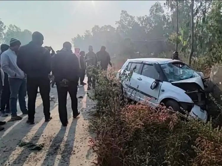 हजारीबाग सड़क हादसा: स्विफ्ट कार अनियंत्रित होकर डिवाइडर से भिड़ी, तीन ...