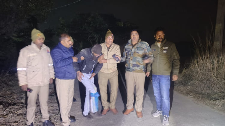 Up:पुलिस से घिरा देख करने लगा फायरिंग, जवाब में पुलिस की गोली से घायल ...