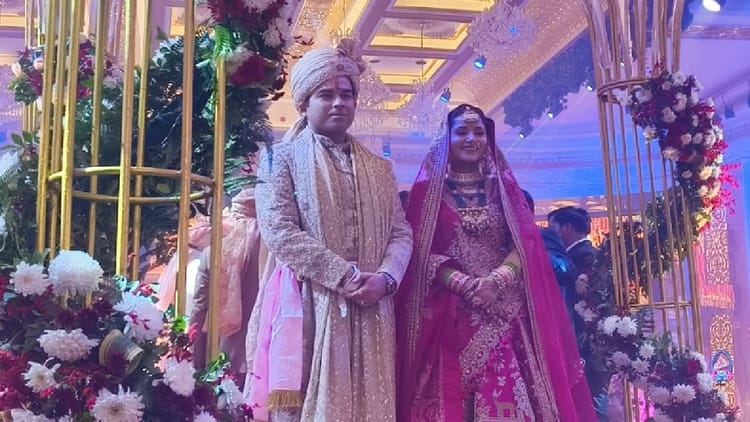 Nidhi Saraswat Wedding:कथावाचक निधि सारस्वत आज लेंगी सात फेरे, घोड़ी पर ...