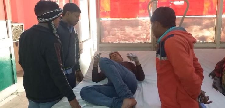 फिरोजाबाद में दर्दनाक हादसा:चूड़ी जड़ाई के दौरान लगी आग, दंपती गंभीर ...