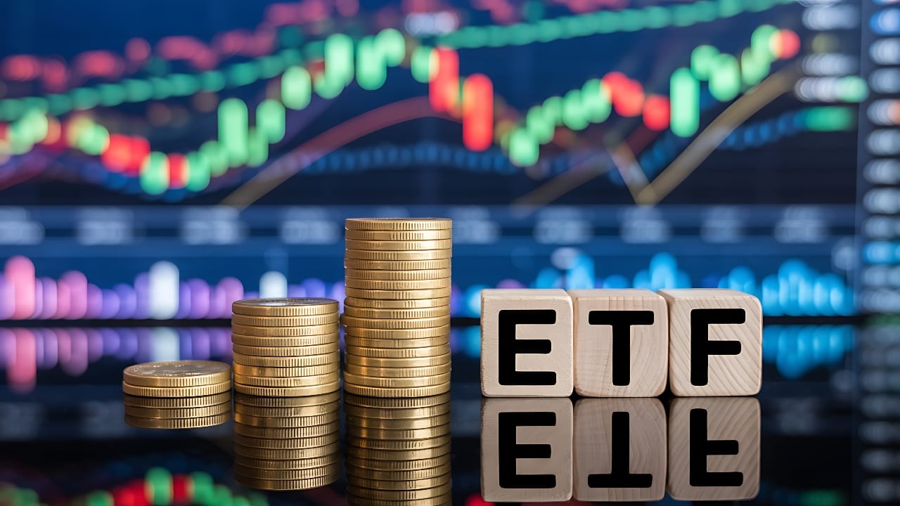 Gold Etf:गोल्ड ईटीएफ में निवेश तो हो रहा लेकिन रफ्तार धीमी पड़ी, विशेषज्ञ क्या बोले जानिए ...