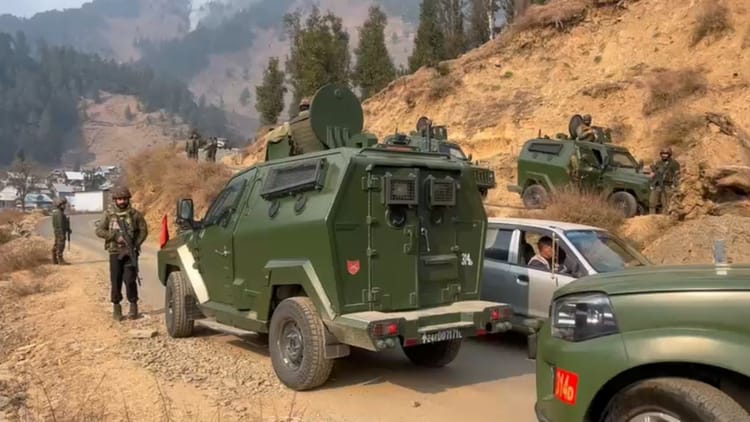 J&k:मजालता के जंगलों में आतंकियों की तलाश, 10 किमी तक बिछा सुरक्षाबलों ...