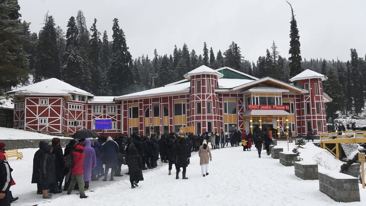 Jammu Kashmir Snowfall:कश्मीर में बर्फबारी का कहर, मुगल रोड और ...