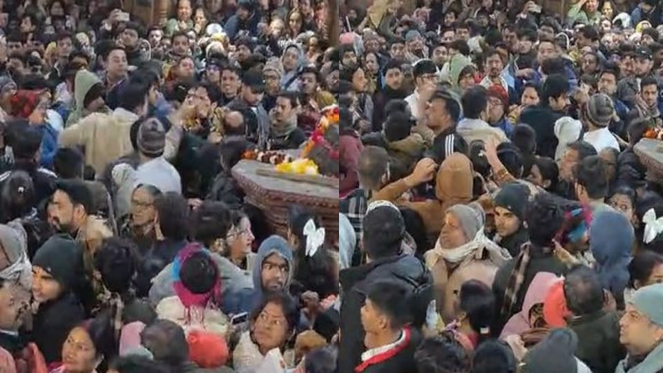 Mathura:ठाकुर राधावल्लभ मंदिर में भिड़े श्रद्धालु, मंगला आरती के बीच ...