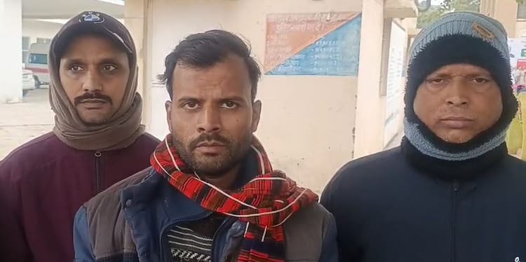 Firozabad:प्रसव के दौरान बच्चे की मौत, परिजनों ने जमकर किया हंगामा ...