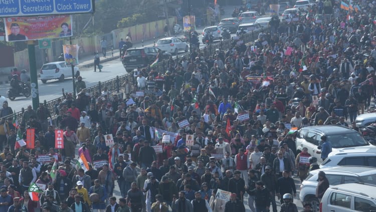 अंकिता हत्याकांड:देहरादून में सड़कों पर उतरा जन सैलाब, किया सीएम आवास ...
