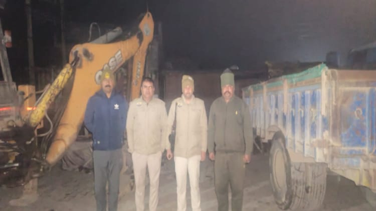 Kangra:नूरपुर पुलिस की अवैध खनन माफिया पर बड़ी कार्यवाही, छह ट्रैक्टर ...
