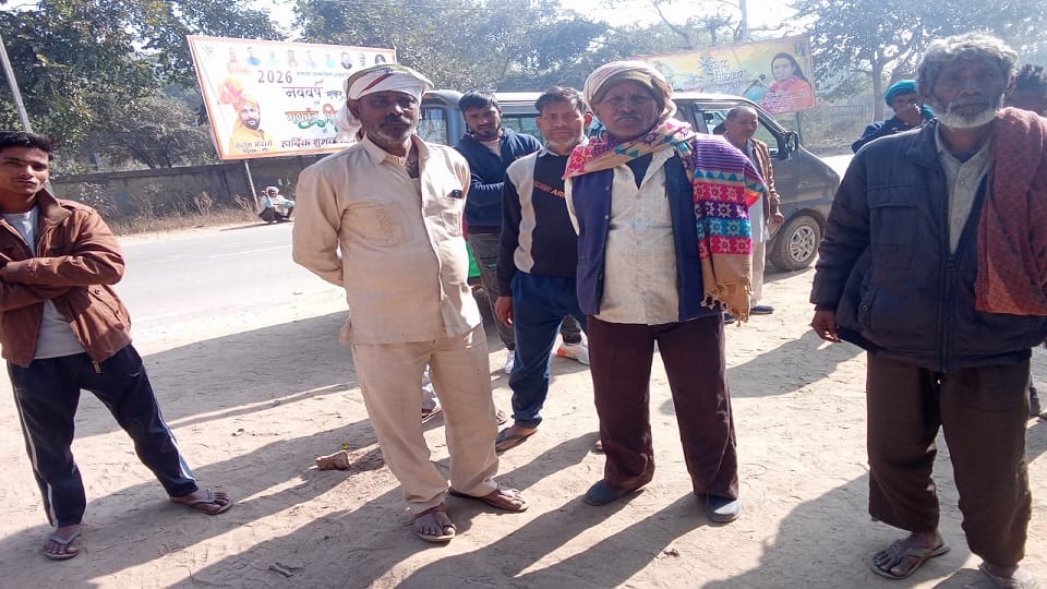 Mathura:खुला पड़ा बक्सा, कमरे में बिखरा सामान...चारपाई पर वृद्धा थी की ...