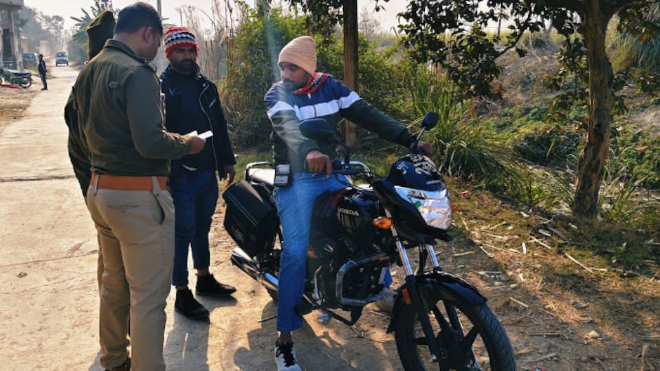 कपसाड़ कांड:अघोषित कर्फ्यू, पड़ोसी भी नजरबंद... चप्पे-चप्पे पर पहरा ...