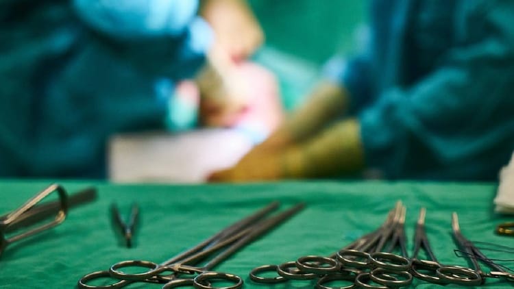 Lucknow:दो बच्चेदानी और दो योनि वाली युवती का लोहिया संस्थान में सफल ...