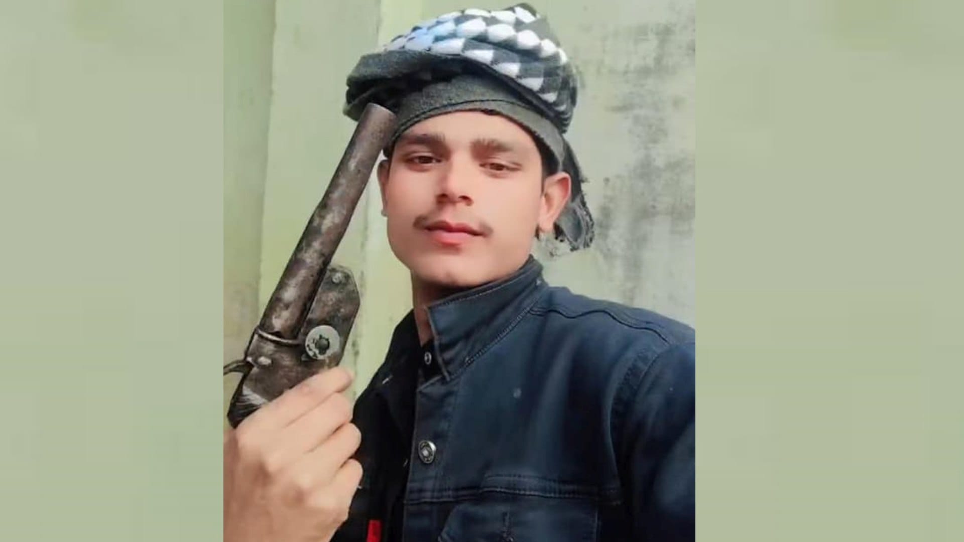 Bahraich:तमंचे के साथ सोशल मीडिया पर फोटो डालना पड़ा भारी, आरोपी को ...